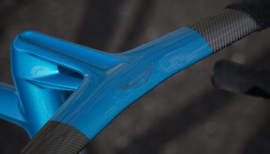 .1R - Quasar Blue - Aston Martin x J.Laverack